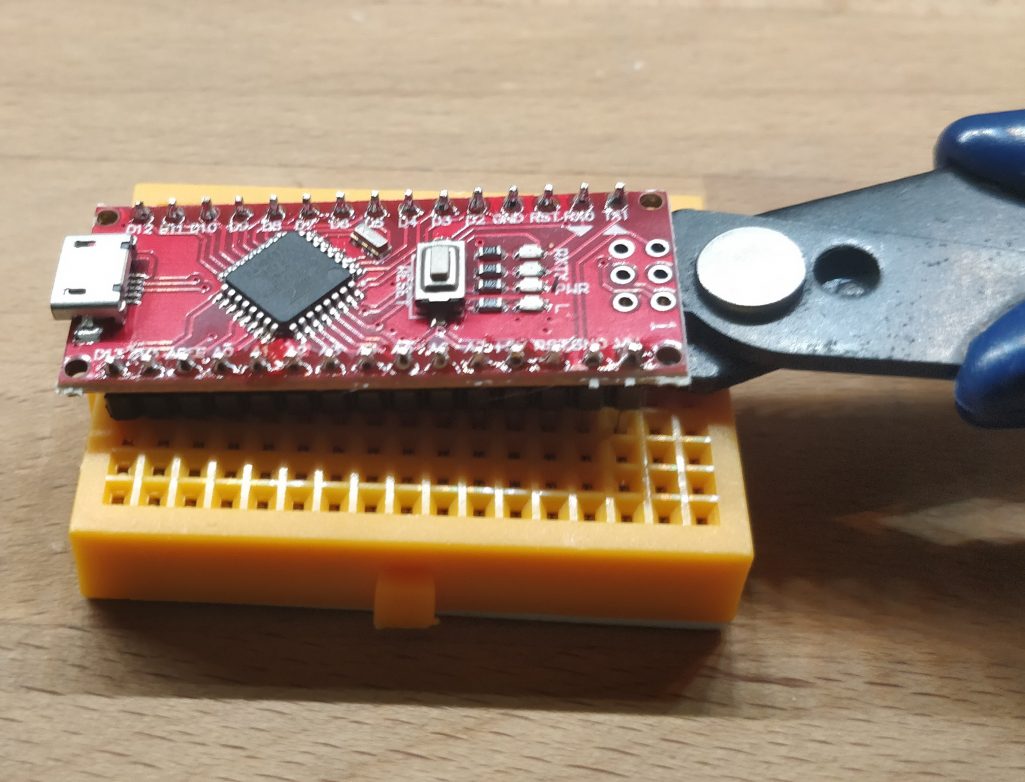 Headers solderen op je Arduino Nano voor het breadboard – Junior IOT